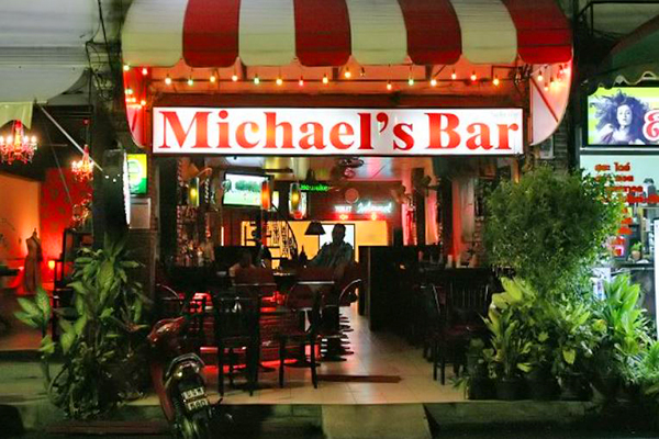 Michael's Bar & Bistro - Phuket.Net
