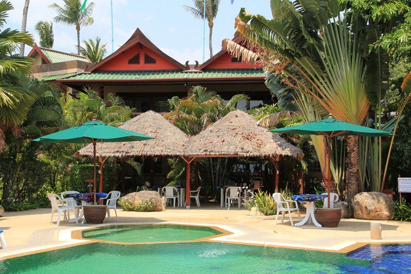 Friendship Beach Waterfront Resort - Phuket.Net