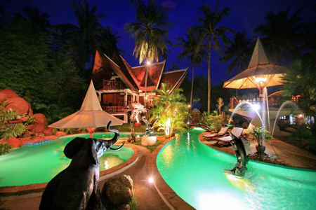 Coco Palace Resort - Phuket.Net