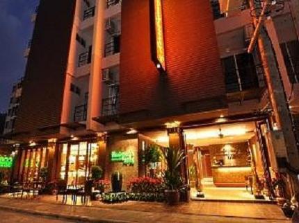 Hemingways Hotel Phuket - Phuket.Net