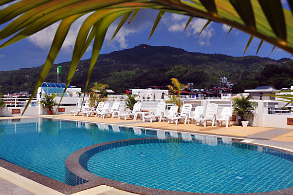 Issara Resort - Phuket.Net