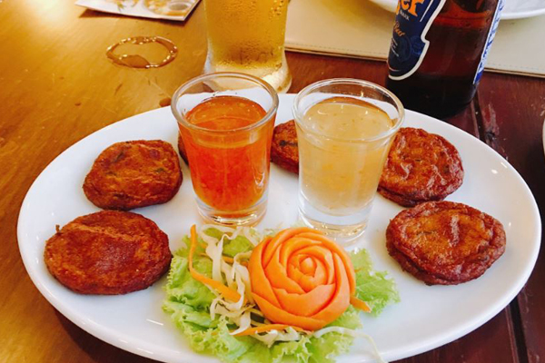 Red Tablecloth Restaurant - Phuket.Net