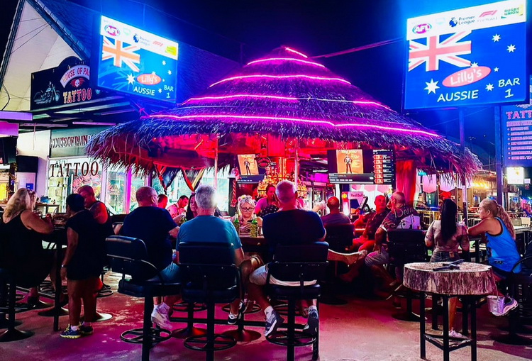 Lilly's Aussie Bar Patong - Phuket.Net