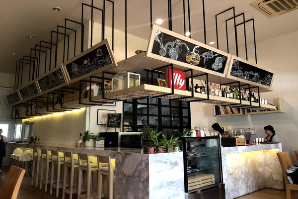 Crust Cafe & Restaurant - Phuket.Net