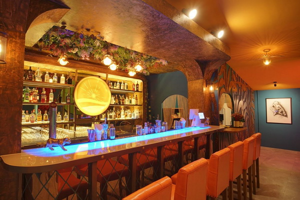 Summerset Bar & Lounge Phuket - Phuket.Net