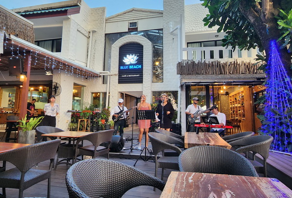 Blue Beach Cafe & Restaurant - Phuket.Net