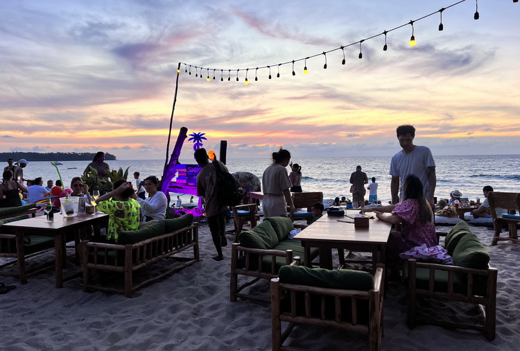 Smigo’s Bar & Restaurant - Phuket.Net