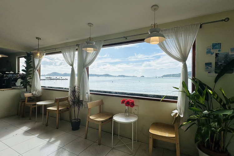 Lay Cafe Phuket - Phuket.Net