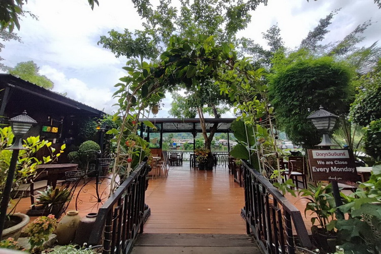 The Grand View Restaurant & Bar - Phuket.Net