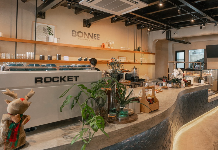 BONNEE - Brunch & Blends - Phuket.Net