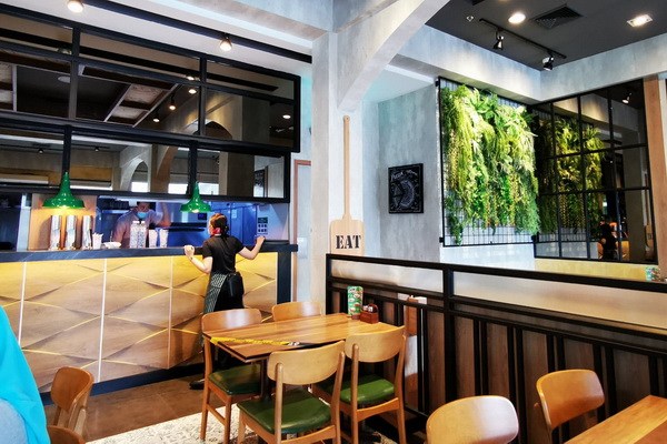 The Pizza Company Coliseum Phuket - Phuket.Net