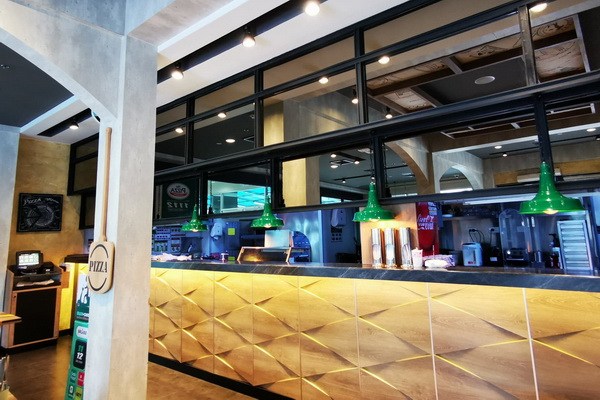 The Pizza Company Coliseum Phuket - Phuket.Net