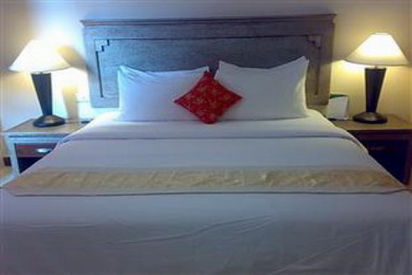 Le Tanjong House - Phuket.Net