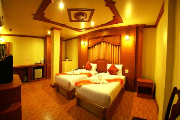 Tiger Complex & Hotel - Phuket.Net