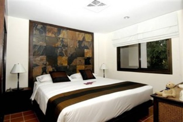 Surin Gate - Phuket.Net