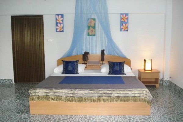 Smile House & Pool - Phuket.Net