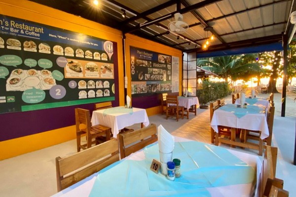 Phen's Restaurant Bar & Coffee - Phuket.Net