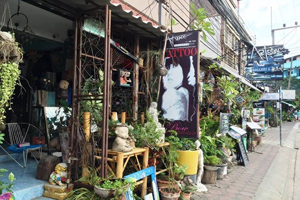 Art Space Gallery and Music Bar - Phuket.Net