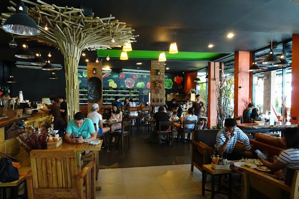 We Cafe Chaofah - Phuket.Net