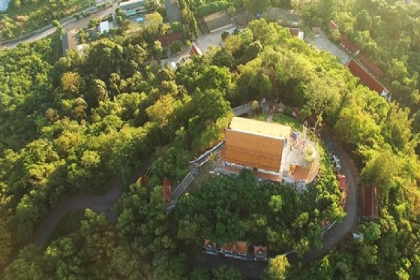 Wat Koh Siray (Siray Temple) - Phuket.Net