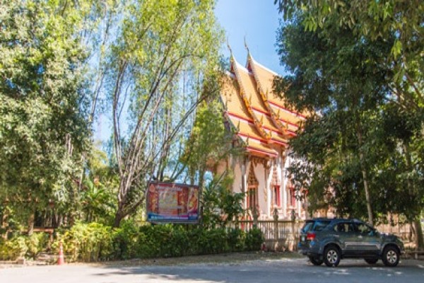 Wat Tha Ruea Temple - Phuket.Net