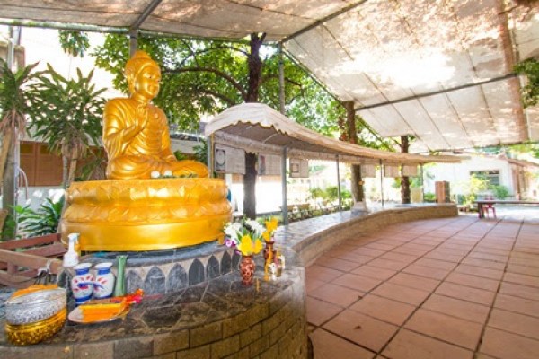 Wat Tha Ruea Temple - Phuket.Net