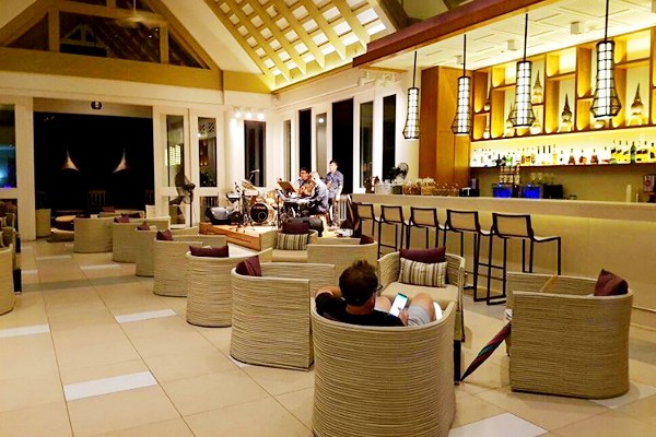 Loy Krathong Bar Angsana Laguna Phuket - Phuket.Net