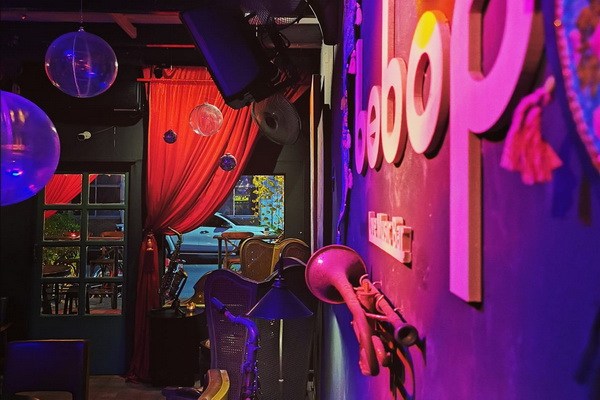 Bebop Live Music Bar & Restaurant - Phuket.Net