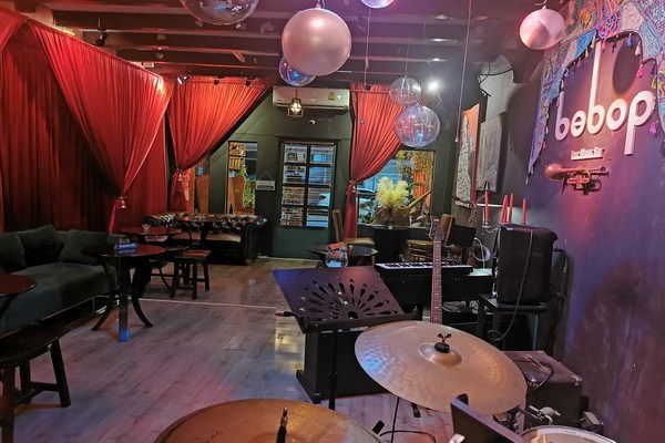 Bebop Live Music Bar & Restaurant - Phuket.Net