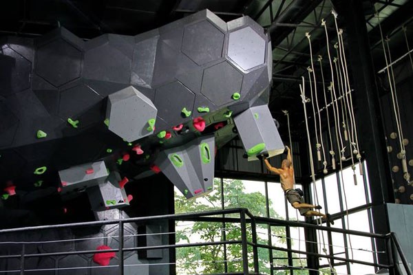 REBEL Rock Climbing - Phuket.Net