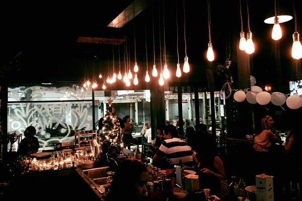 Cue Bar - Phuket.Net