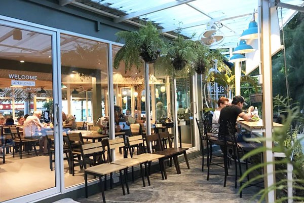 We Cafe Rawai - Phuket.Net