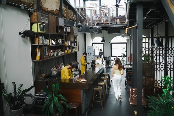 Stairs Cafe and Bistro - Phuket.Net