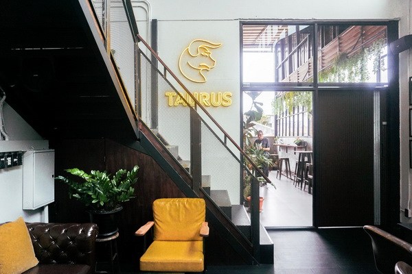 Stairs Cafe and Bistro - Phuket.Net