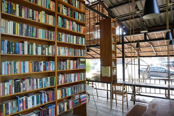 Booktree Library & Cafe - Phuket.Net