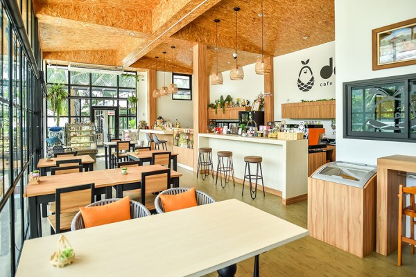 Dee Cafe & Bistro - Phuket.Net