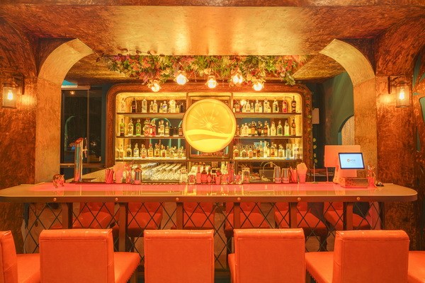 Summerset Bar & Lounge Phuket - Phuket.Net