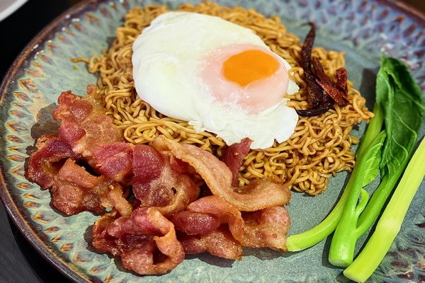 Piset Restaurant Phuket - Phuket.Net