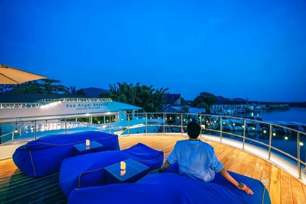 Sea Angel Boat Club - Phuket.Net