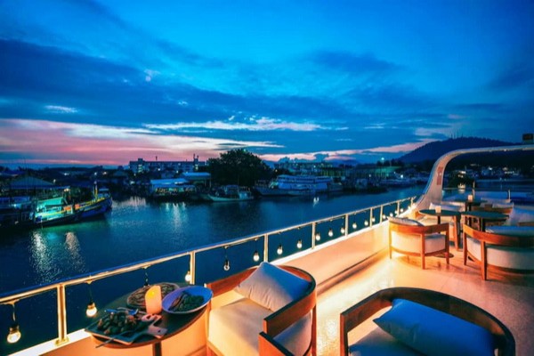 Sea Angel Boat Club - Phuket.Net