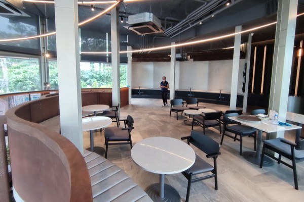 Shuffle Cafe & Bistro - Phuket.Net