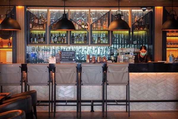 Sears & Co Bar and Grill - Phuket.Net