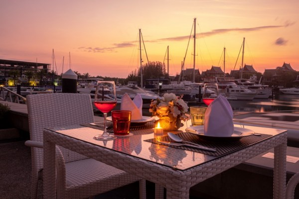 Isola Restaurant Phuket - Phuket.Net