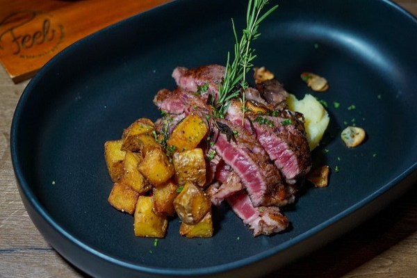 FEEL Restaurant & Bar - Phuket.Net