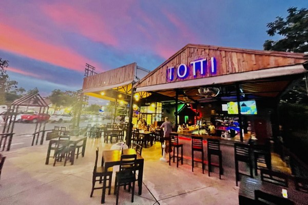 TOTTI Restaurant & Bar - Phuket.Net
