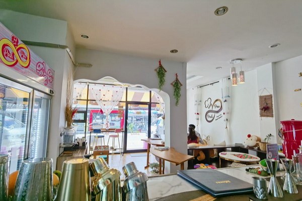 Posh and Pow Club Cafe - Phuket.Net