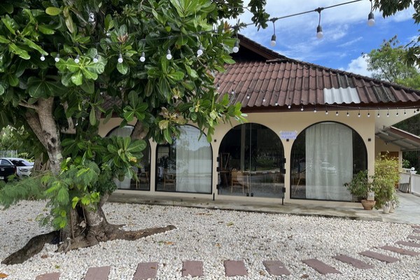 AVO Kitchen & Wine - Phuket.Net