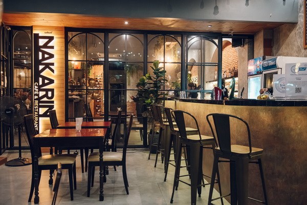 Nakarin Cafe & Restaurant - Phuket.Net
