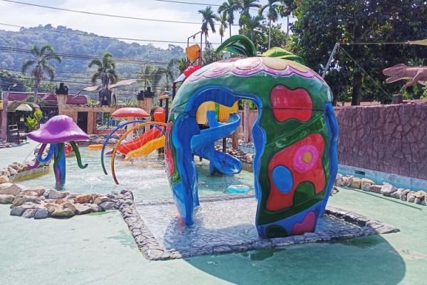 Aqua Kingdom Waterpark & Kindee Bistro - Phuket.Net