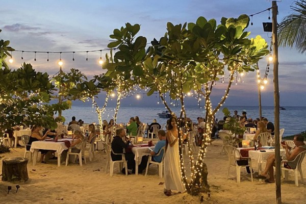 Sea Almond Chilled Restaurant & Cafe - Phuket.Net